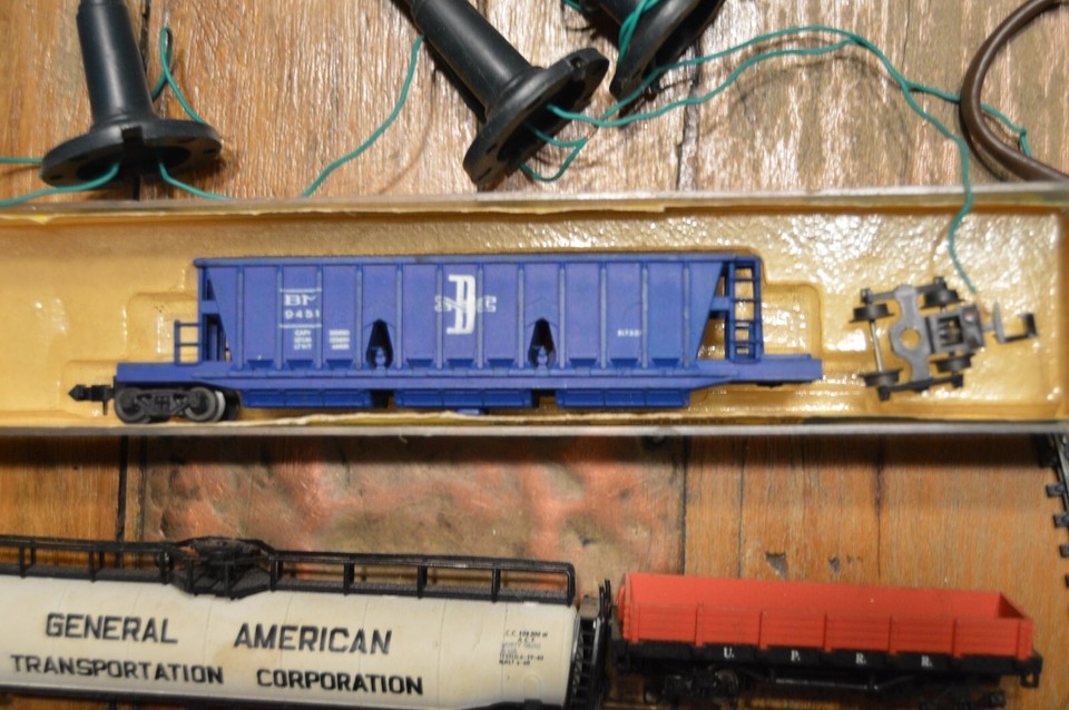 AHM Model Train N Scale,Cars,Locomotive,Track,Transformer,Accessories ...