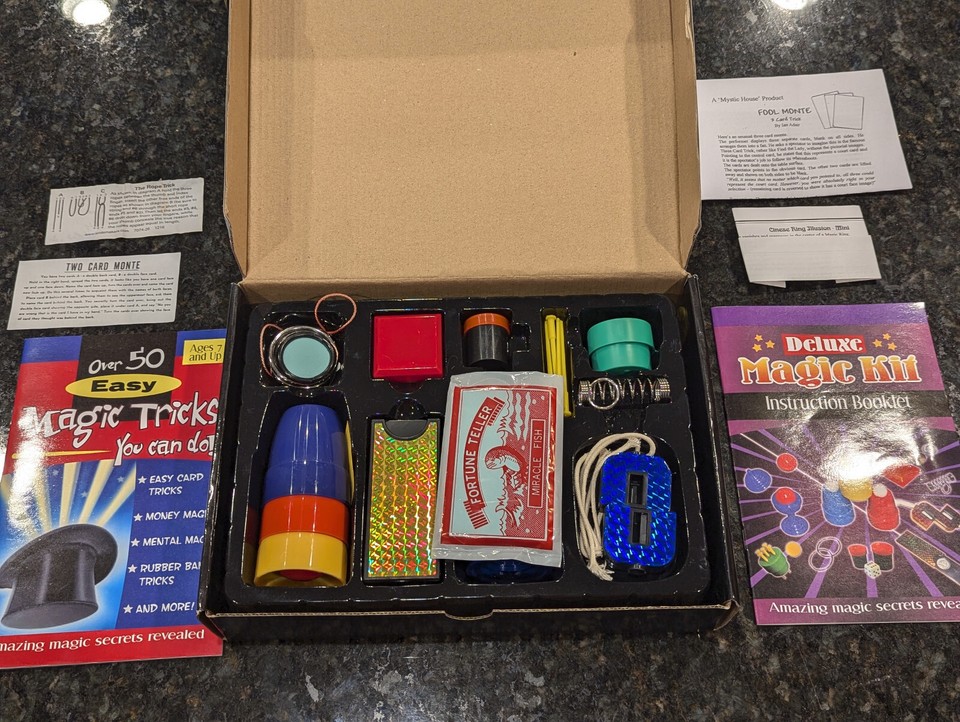 DELUXE MAGIC KIT Set 50 Tricks Book Kids Beginner Magician Dice Toy ...