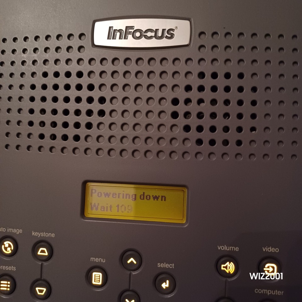 Infocus LP640 DLP Projector 2200 LM 16:9 1400x1050 181 Lamp Hours ...