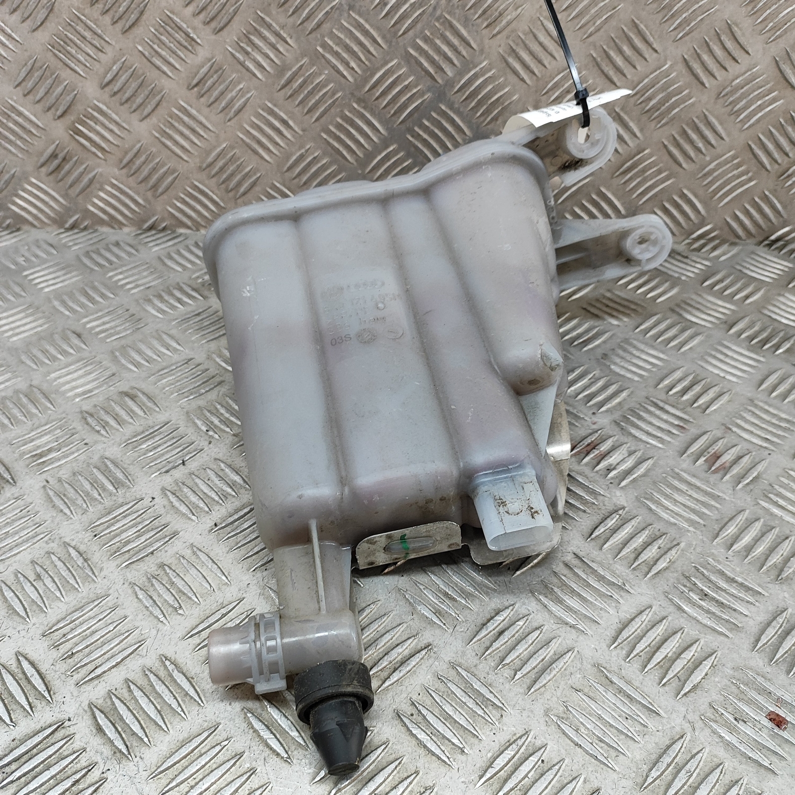 PORSCHE MACAN 95B Coolant Expansion Tank 8K0.121.405.M 3.0 Diesel 190kw ...