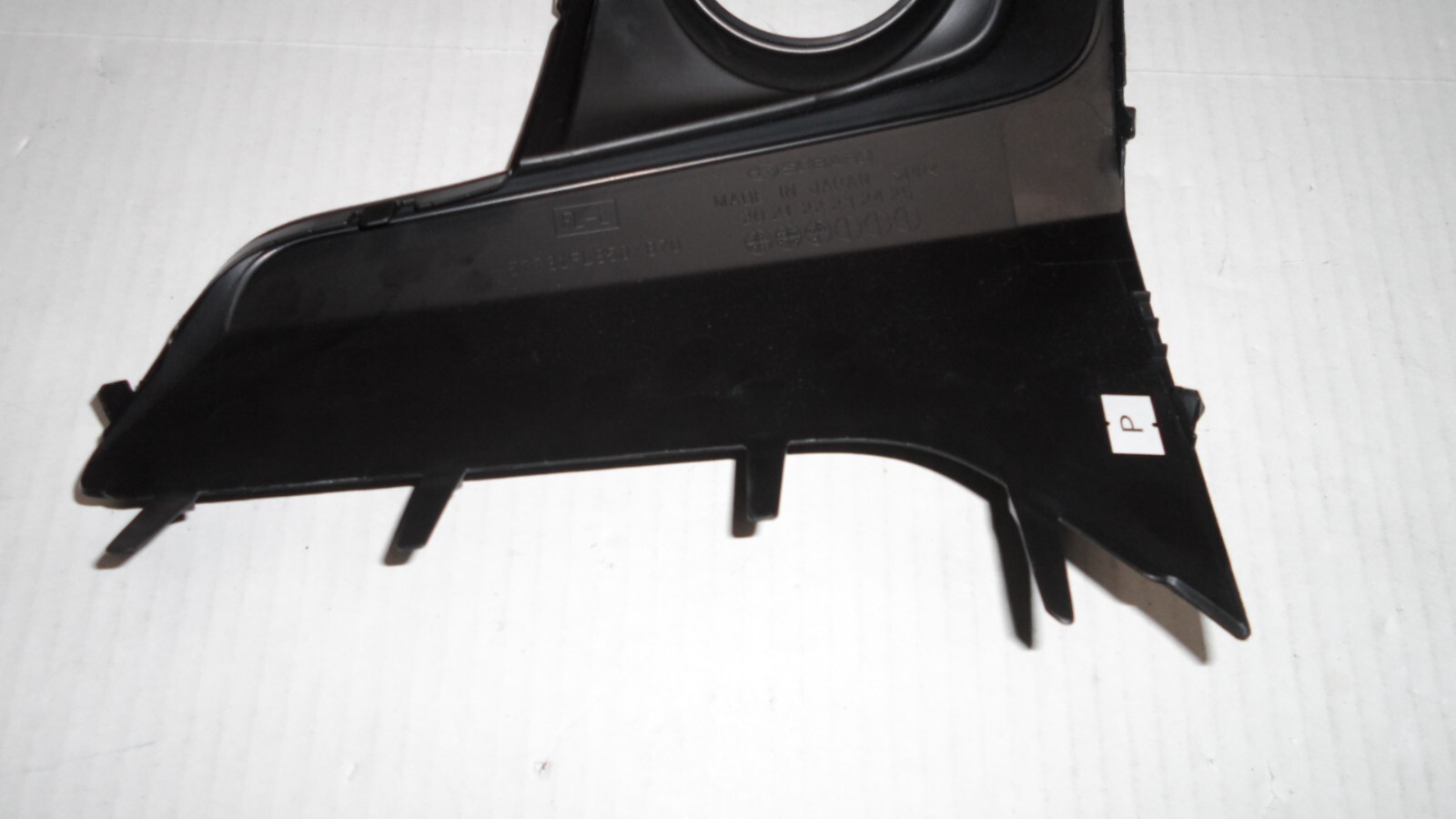 SUBARU 57731FL850 Fog Light Cover Left Side With Multiply Large Scratch ...