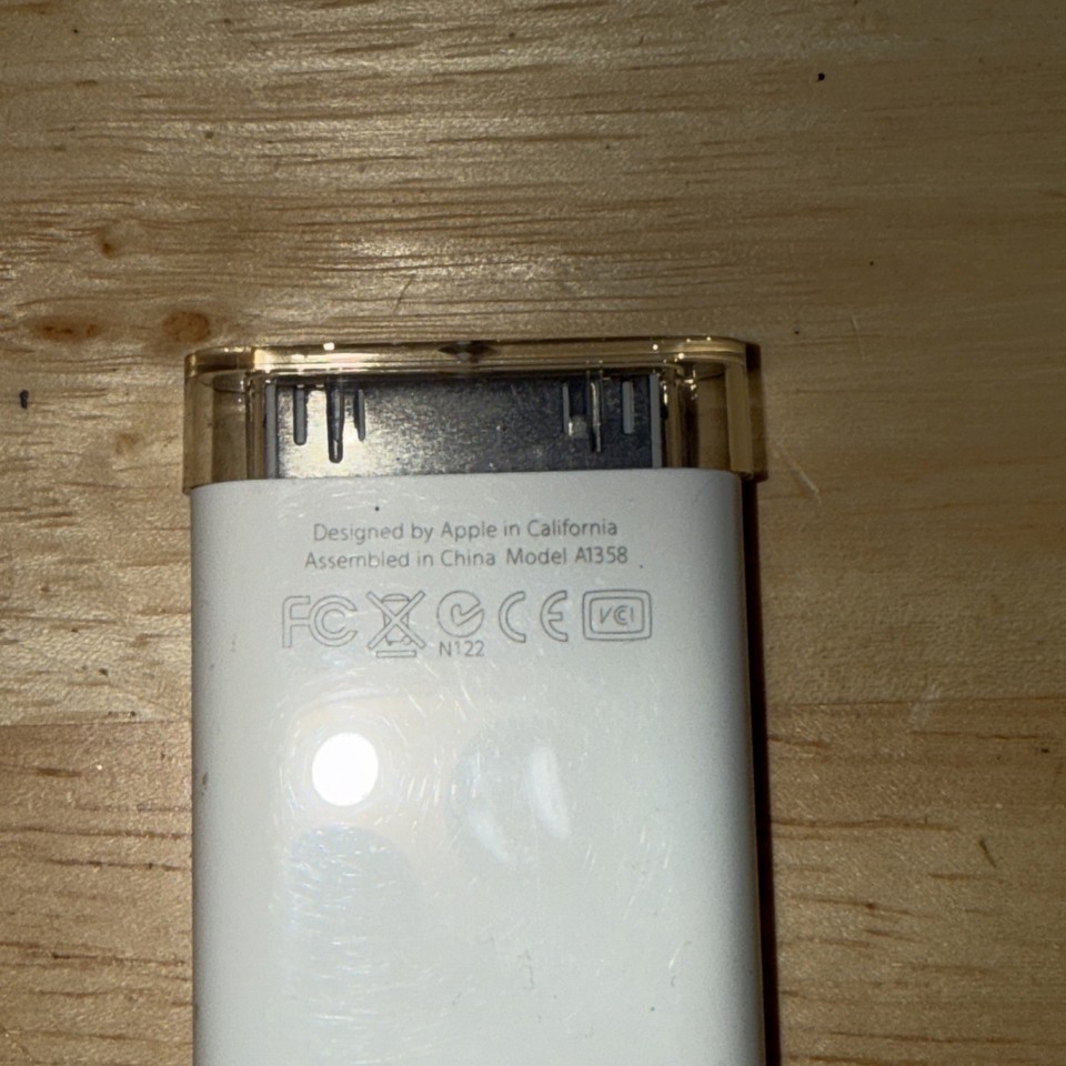 Apple USB to 30 Pin Adapter Model A1358 | eBay