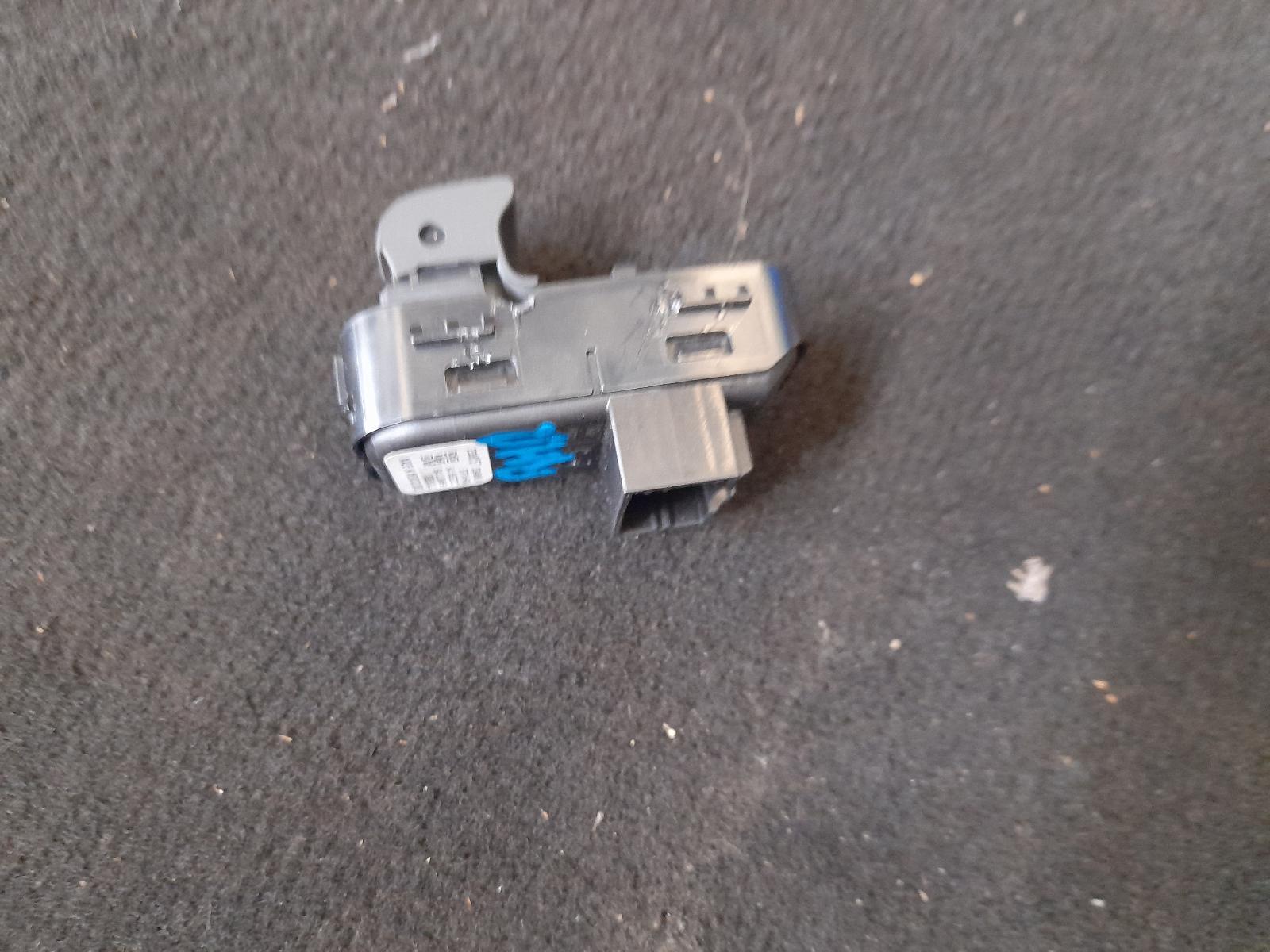 HOLDEN ACADIA POWER WINDOW SWITCH AC, 08/18-12/20 18 19 20 | eBay