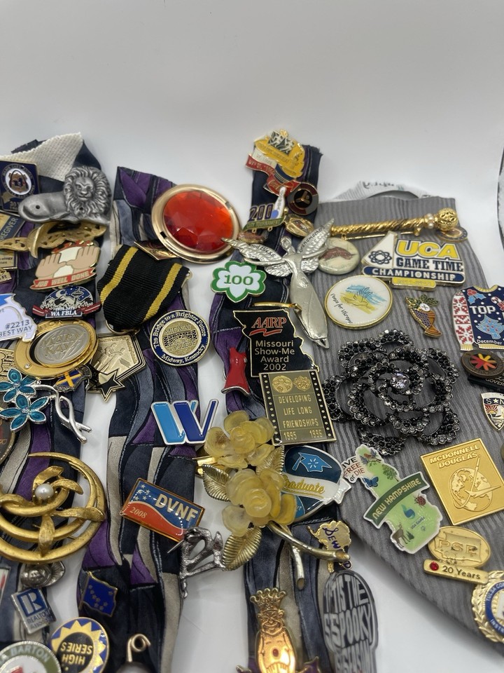 Vtg - Now Lapel Pin Lot Of Various Silver & Gold Tone Pinbacks Enamel ...