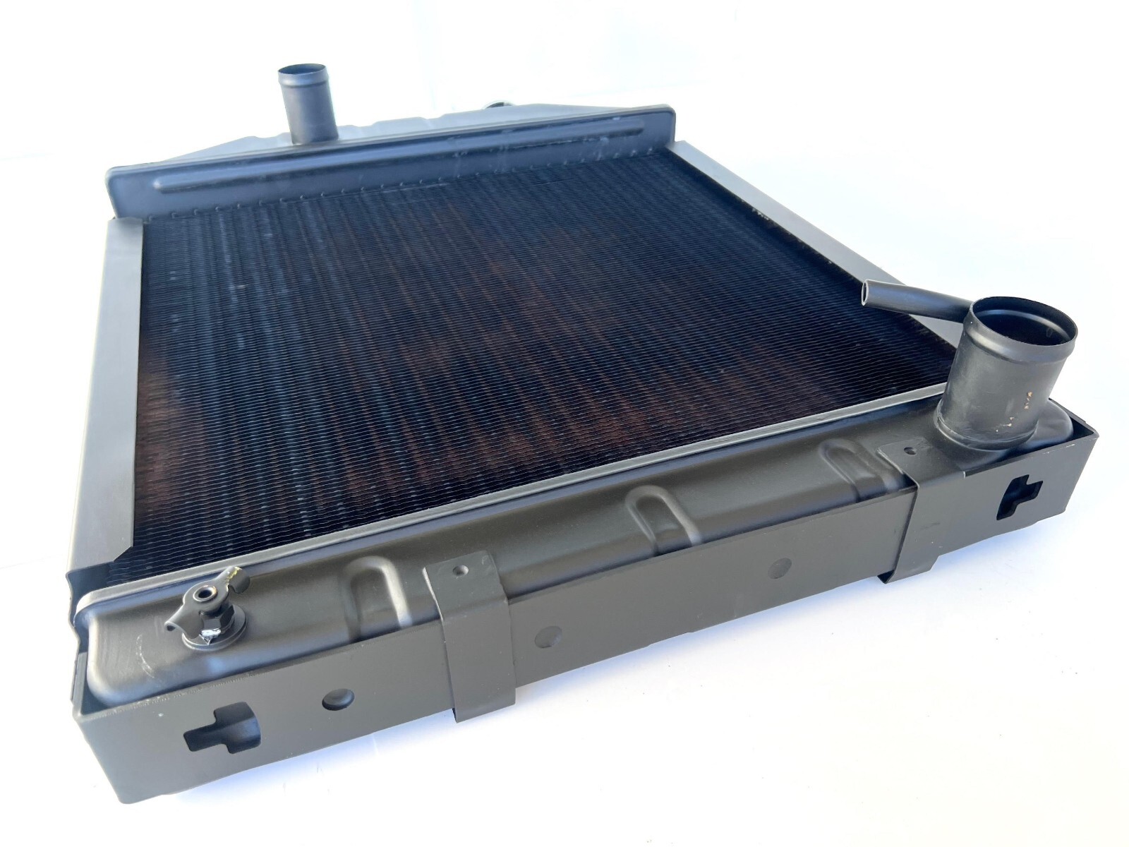 C7NN8005H For Ford Tractor Radiator 2000 2600 3000 3600 4000 4610 ROW 4 ...