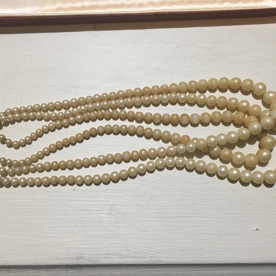 Elegant 20cm triple string of cultured pearls by Rosita in original box ...