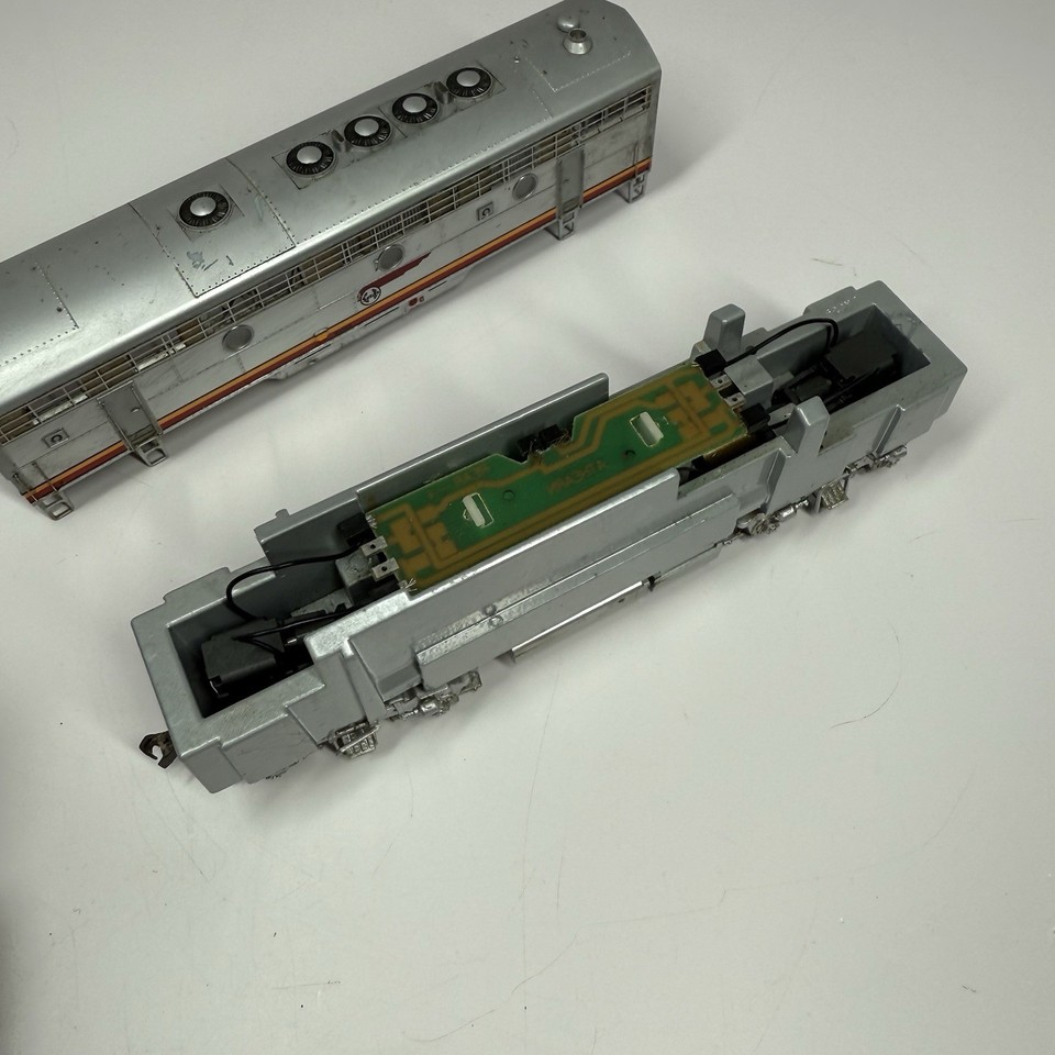 HO Highliners EMD F-Series Powered B Unit Paul Lubliner Santa Fe Super ...