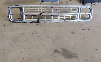 1979-1980 DODGE POWER WAGON COMPLETE GRILL WITH HEADLIGHT BEZELS OEM ...
