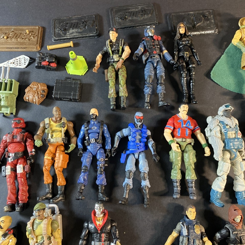G.I. Joe Action Figure Lot Of 19 (Weapons Accessories Animals Pictured ...
