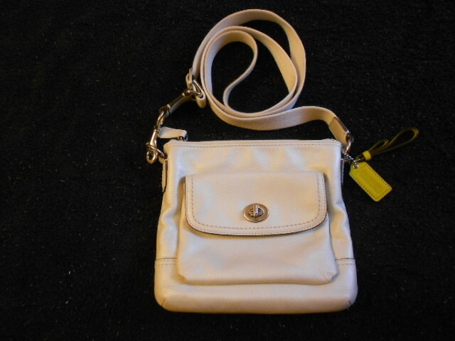 Authentic Coach Ivory Pebble Leather Purse Shoulder B… - Gem
