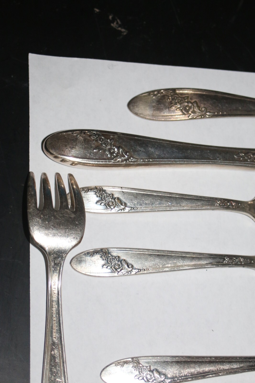 14 Oneida Community Tudor Plate Queen Bess Silverware Appetizer Fork ...