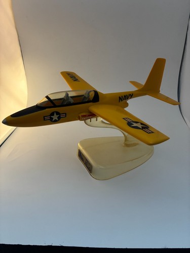 TEMCO TT-1 PINTO JET TRAINER FACTORY DESK MODEL – GREAT CONDITION ...