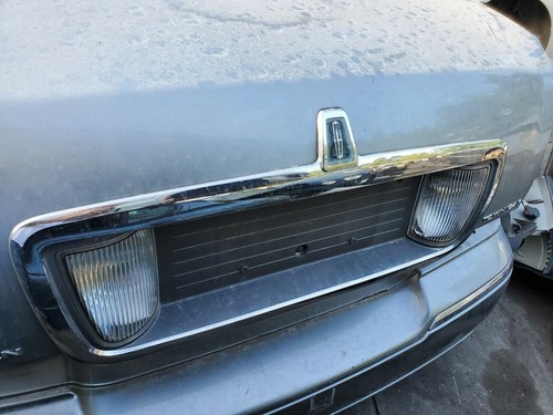 2003-2011 LINCOLN TOWN CAR REAR LICENCE PLATE BRACKET BACK UP LIGHT ...