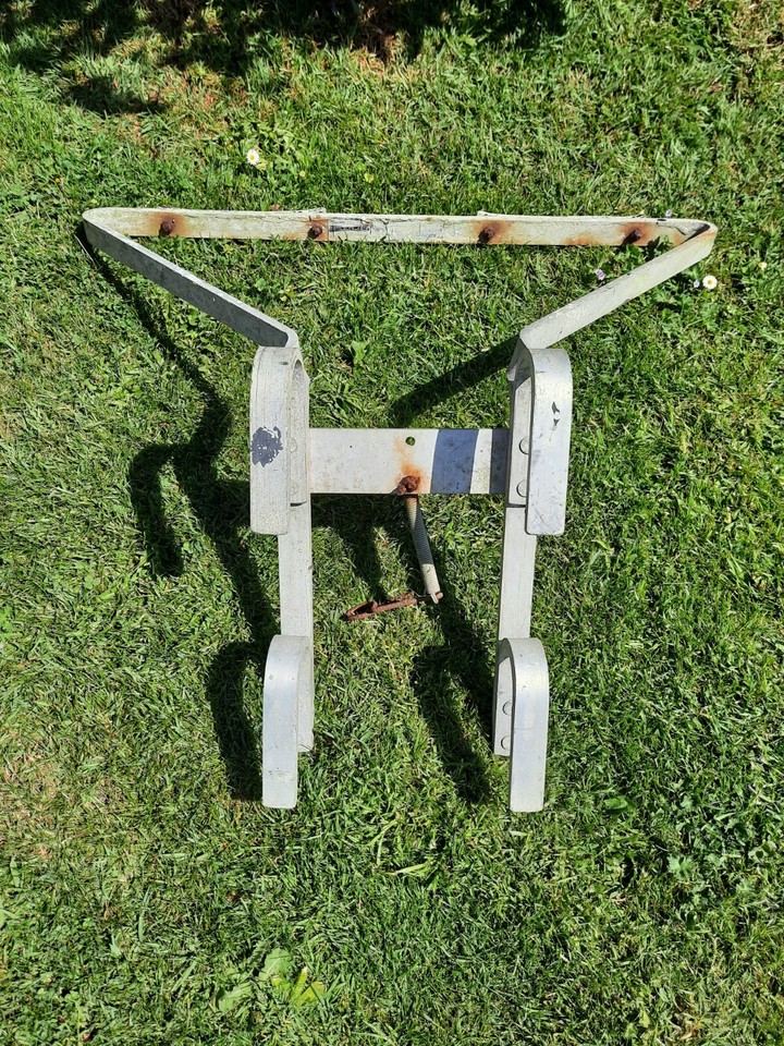 Sturdy Aluminium Ladder Wall Stand-Off. Stands Off Wall Approx. 30cm ...