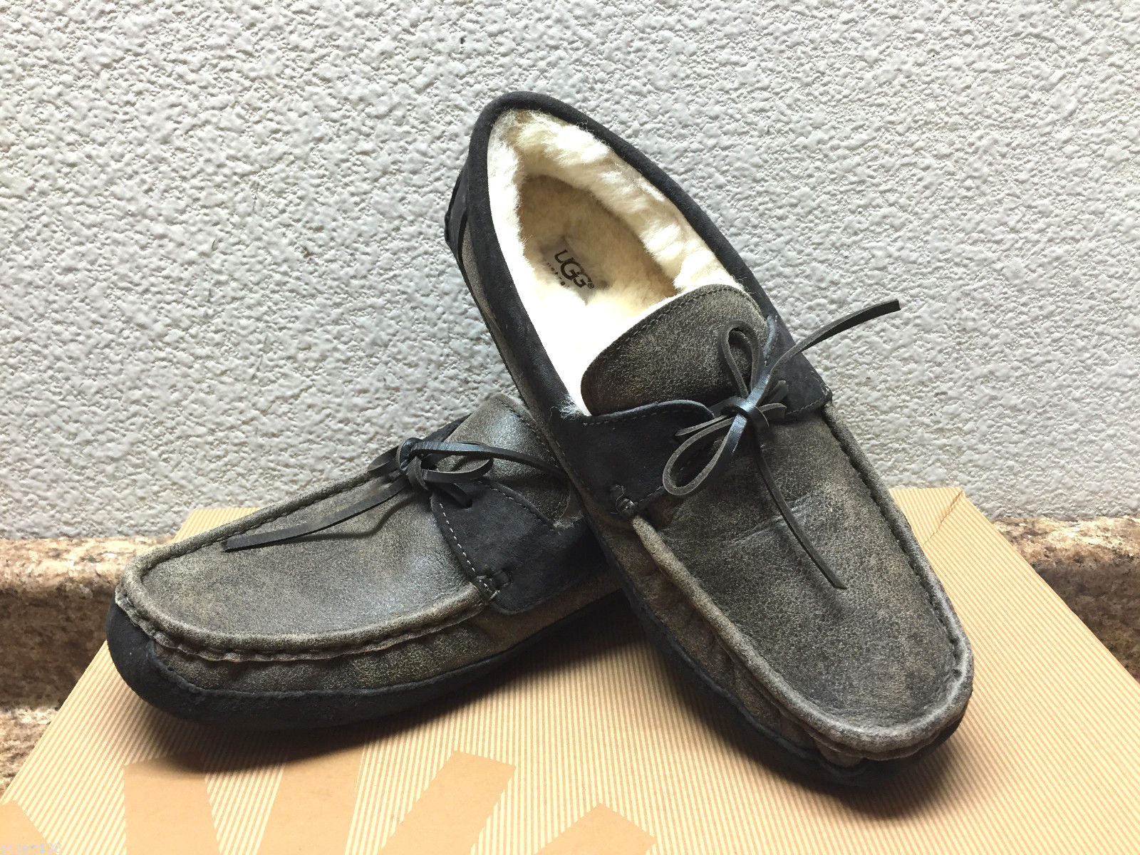 UGG BYRON BOMBER JACKET CHOCOLATE LEATHER SHOES US 7 / EU 39.5 / UK 6 ...