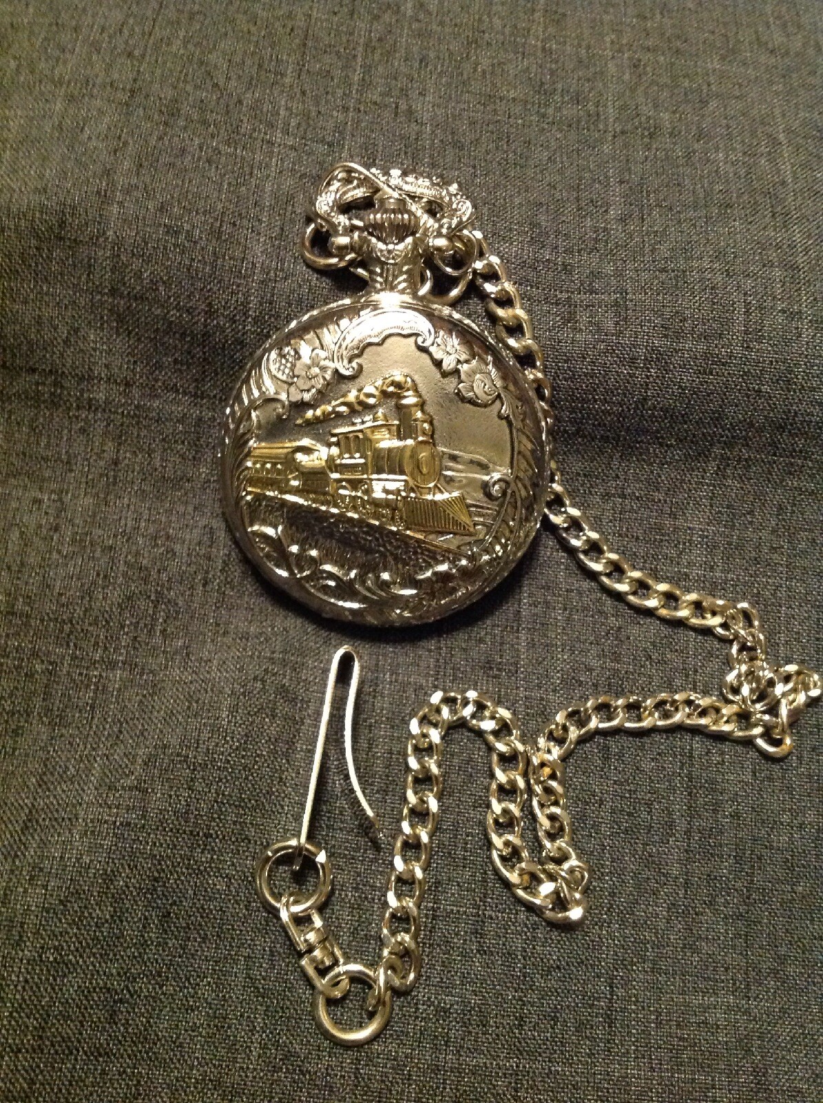 RAILROAD STEAM LOCOMOTIVE TRAIN Pocket Watch Silver Gold Quartz Japan ...