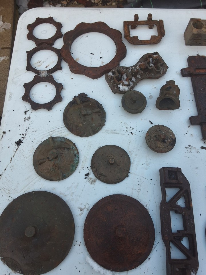 Live steam model locomotive Mixture Of Cast Iron Parts - Gauge? Free ...
