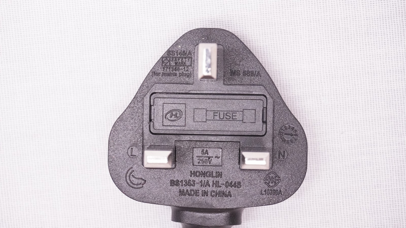 Genuine Honglin HL-0525 PowerCable PSU Plug IEC C5 3pin 2.5A/5A 250V ...