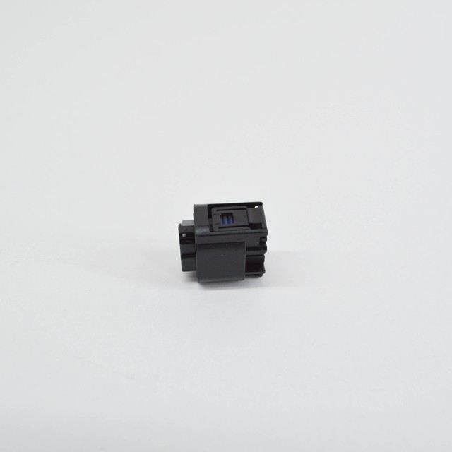 MB C W203 Refrigerant Pressure Sensor Receptacle Housing A2105404381 ...