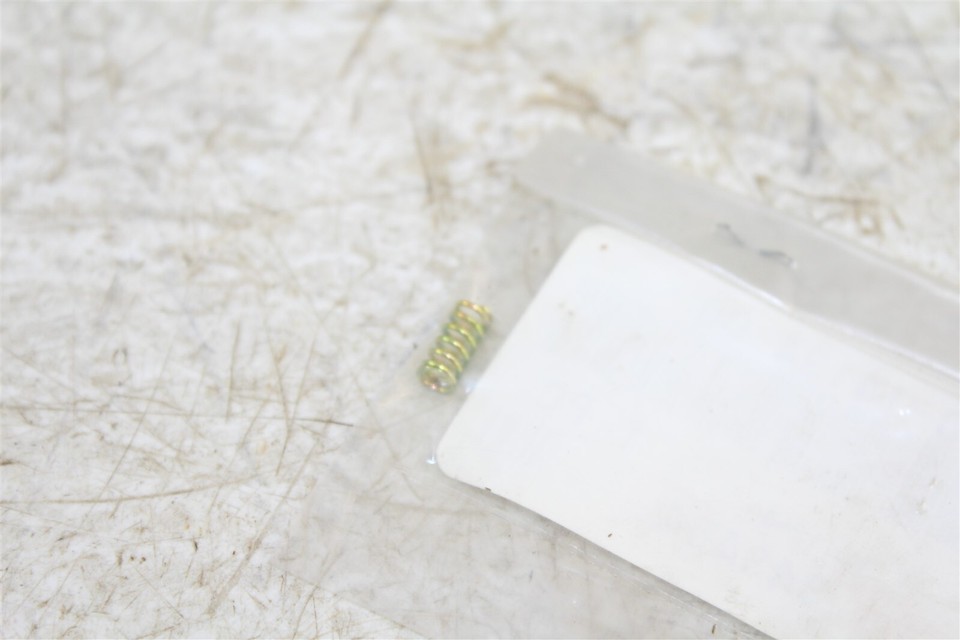 NOS Genuine Yamaha Air Screw Spring NEW OEM 2F0-14134-00 | eBay