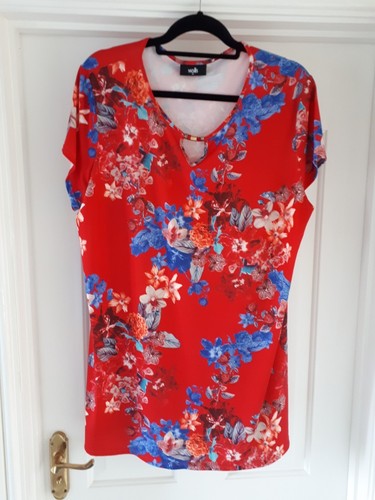 Wallis long tunic top XL short sleeved red floral | eBay