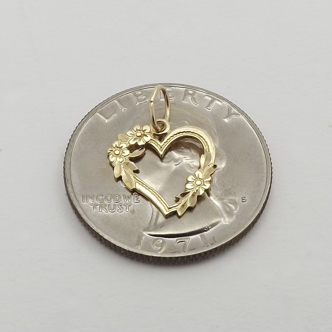 OroAmerica 14K Gold Diamond Cut Daisy Flower Open Heart Love Charm ...