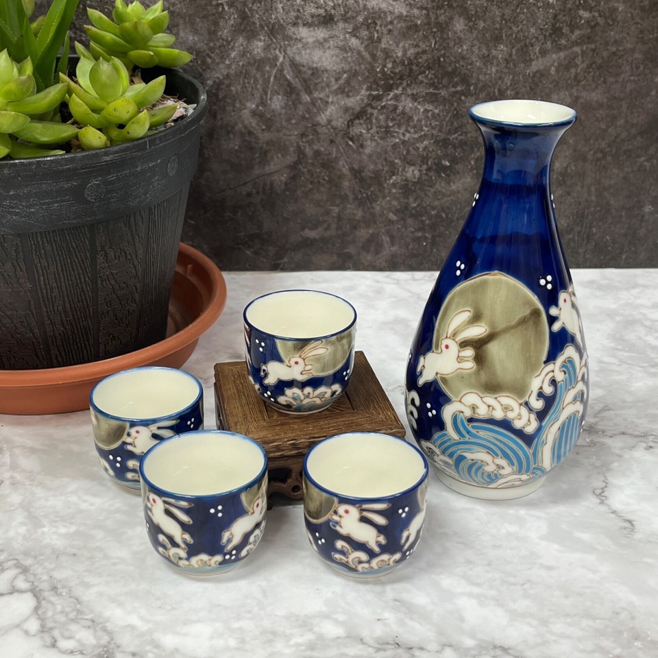 Moon Rabbit Bunny Sake Bottle and Cups Gift Set, 1Sake Bottle and4 Sake ...