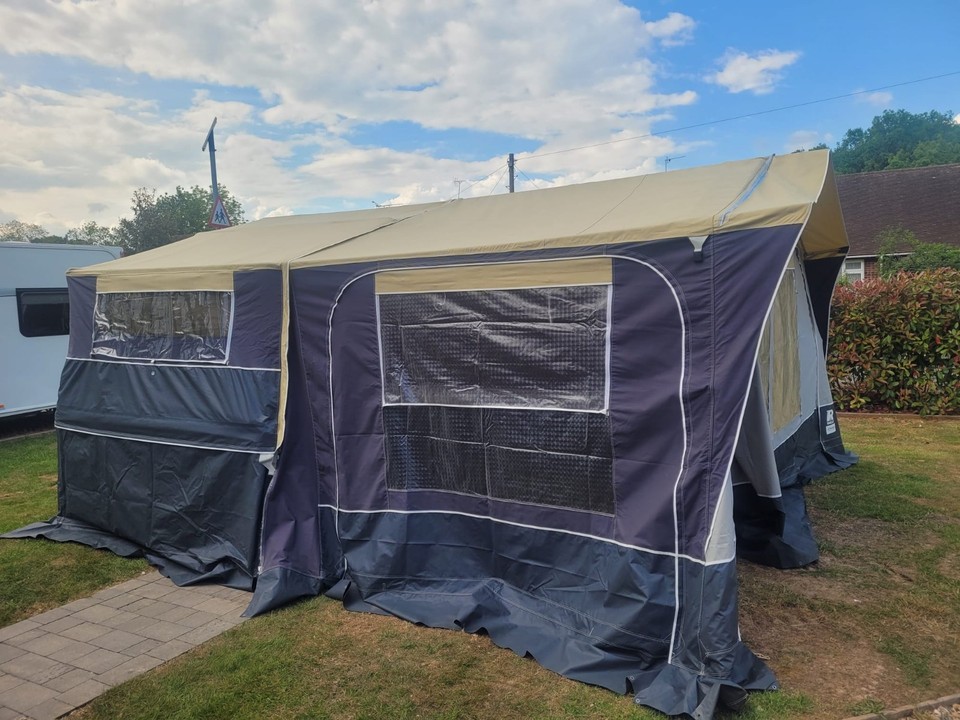 RACLET QUICKSTOP SE TRAILER TENT WITH AWNING, SUN CANOPY AND UNDER BED ...