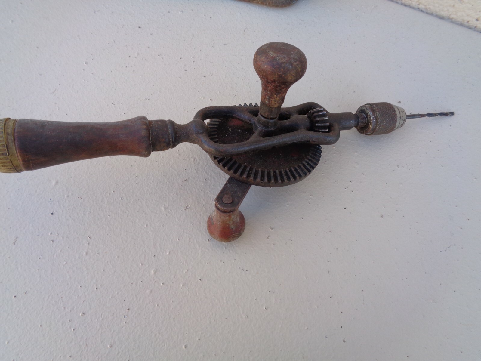 OUTIL ANCIEN chignole VILLEBREQUIN + RABOT PLANE outil ancien menuisier ...