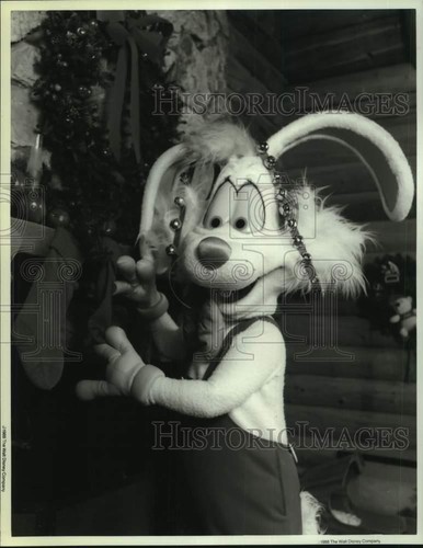 1988 Press Photo Roger Rabbit character performs at Disneyland in ...