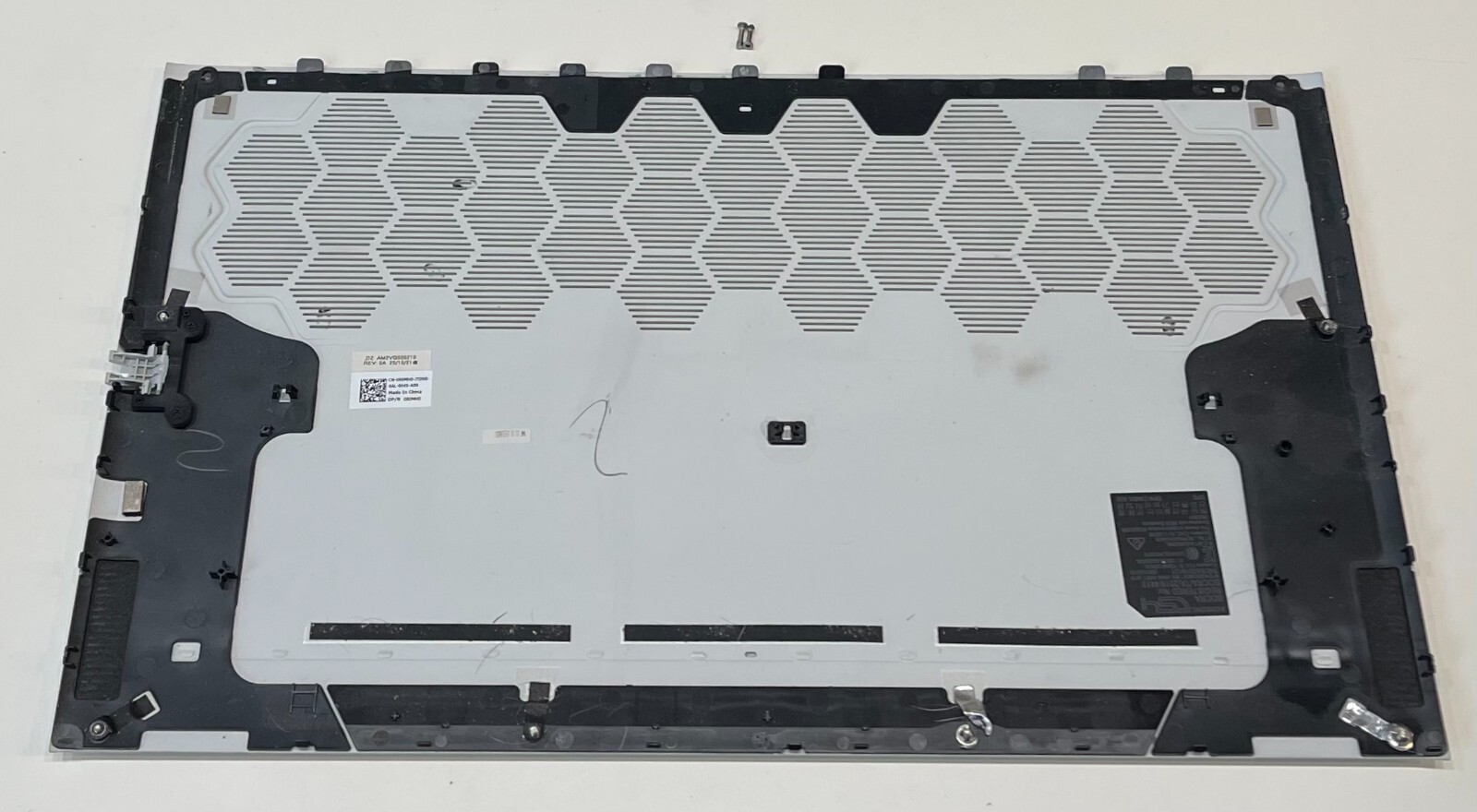 80MH0 Dell Alienware M17 R3 17.3" OEM Bottom Cover Base Case w/ Screws ...