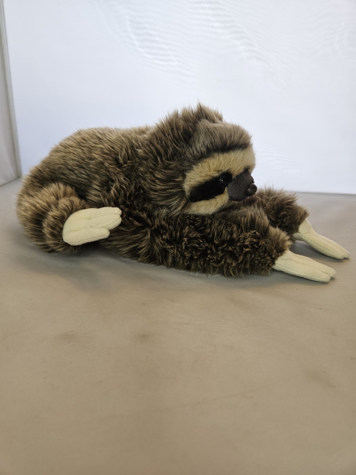National Geographic Stuffed Animal Realistic Sloth LELLY Venturelli ...