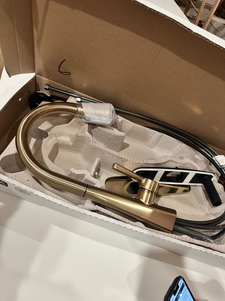 Delta Lenta Single-Handle Pull-Down Kitchen Faucet - Champagne Bronze ...