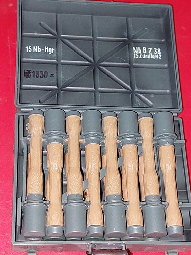 1/6 Dragon WWII German Stick Grenade Case w Grenades | eBay