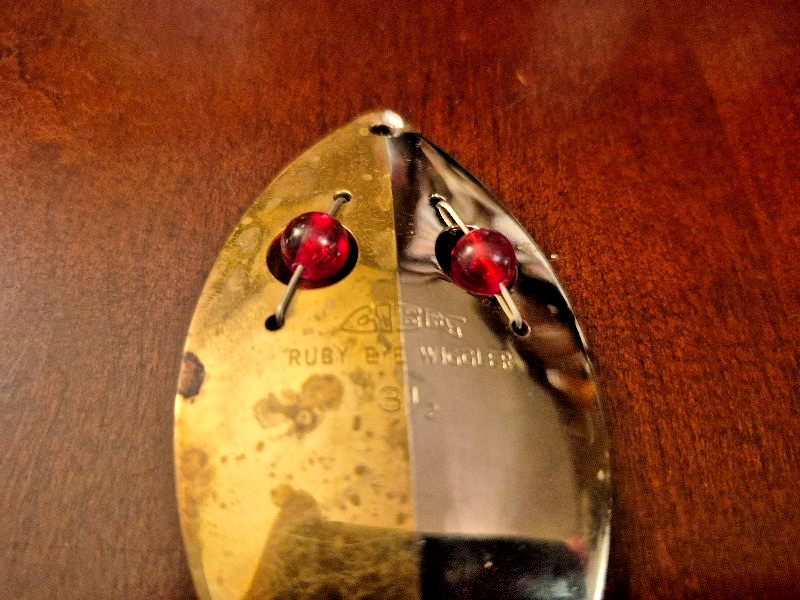 2 VINTAGE GIBBS RUBY EYE WIGGLER 3 1/2 FISHING LURES 1 GOLD & 1 GOLD ...