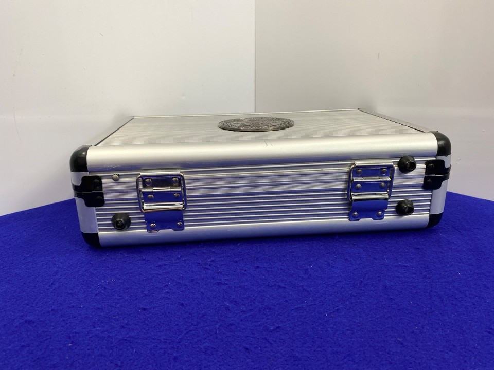 Smith& Wesson Performance Center Aluminum Case w/ Padded Interior ...