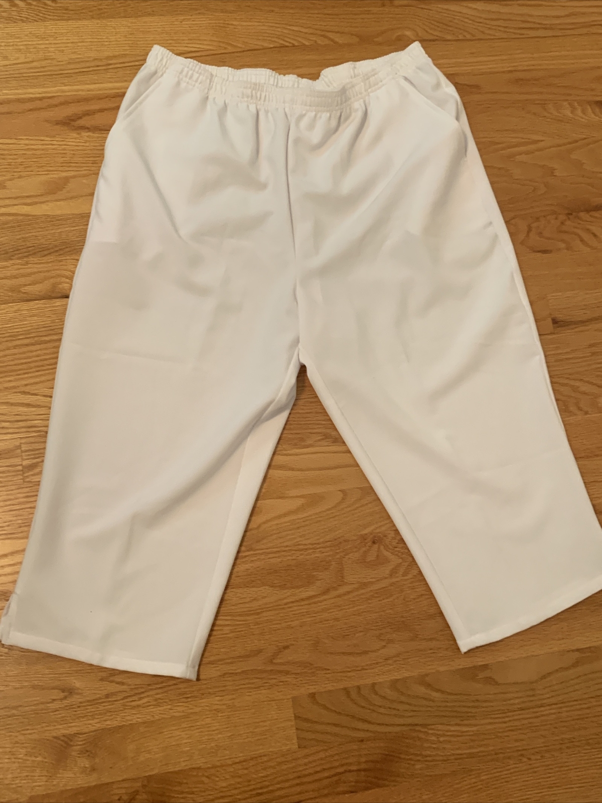 BAXTER & WELLS Snow White Capri Pants Polyester Rayon… - Gem