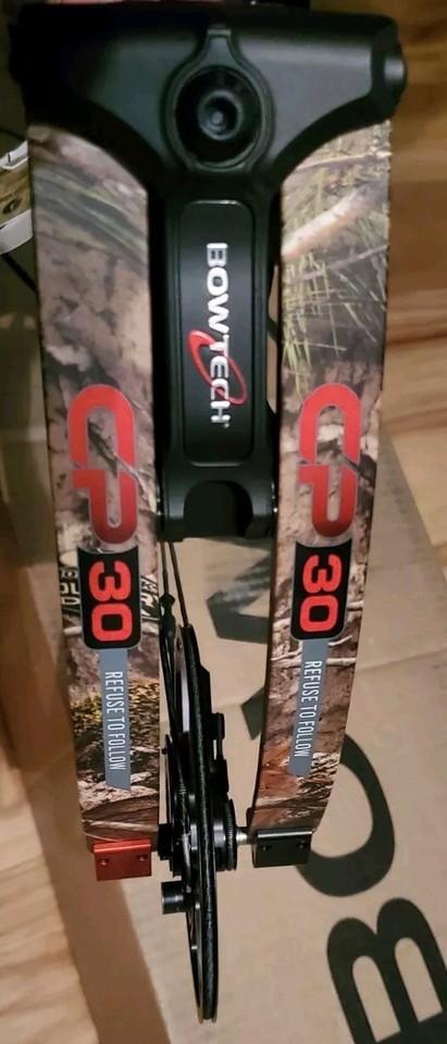 Bowtech CP30 Mossy Oak Country DNA 25-30.5 DL 70# RH | eBay