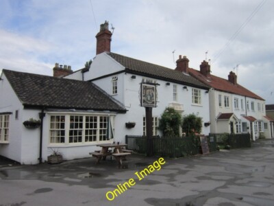 Photo 6x4 The Shoulder of Mutton Appleton Roebuck One of two Sam Smith ...