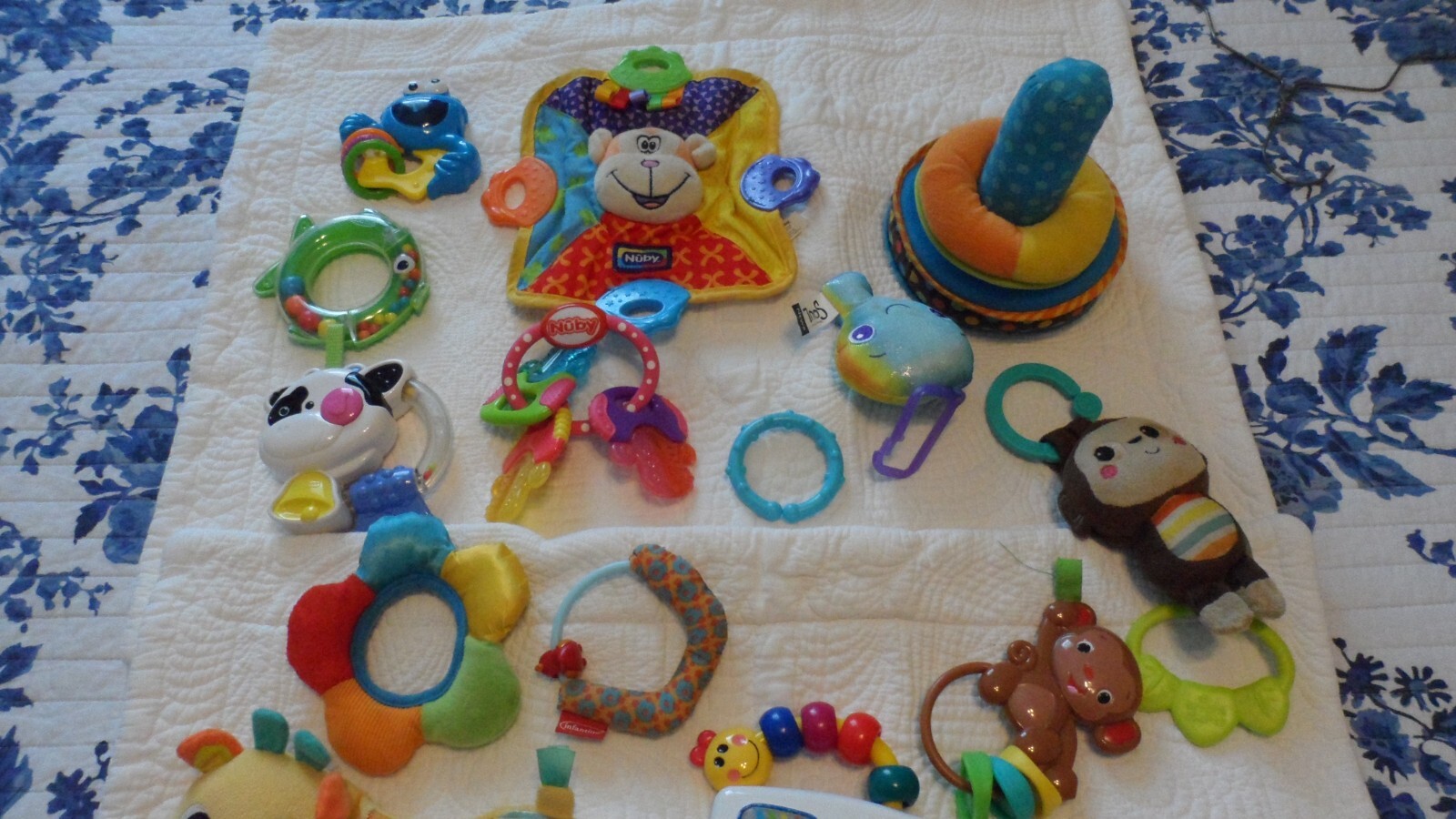 Infant Lot of 16 Baby Rattles, teething rings, graspers, clackers toys ...