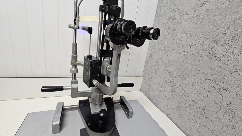 Haag Streit 900 Slit Lamp W/ Applanation Tonometer with 10x Eyepieces ...