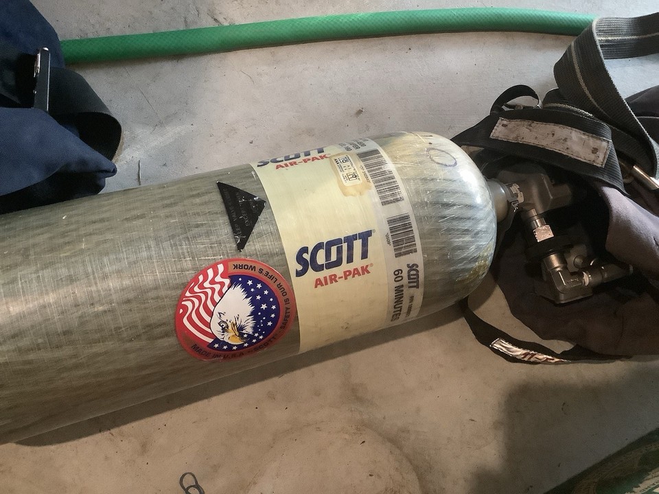 SCOTT RIT PAK 2, 4500 PSI 60 MINUTE CARBON TANK MADE 05-2009 W HOSES ...