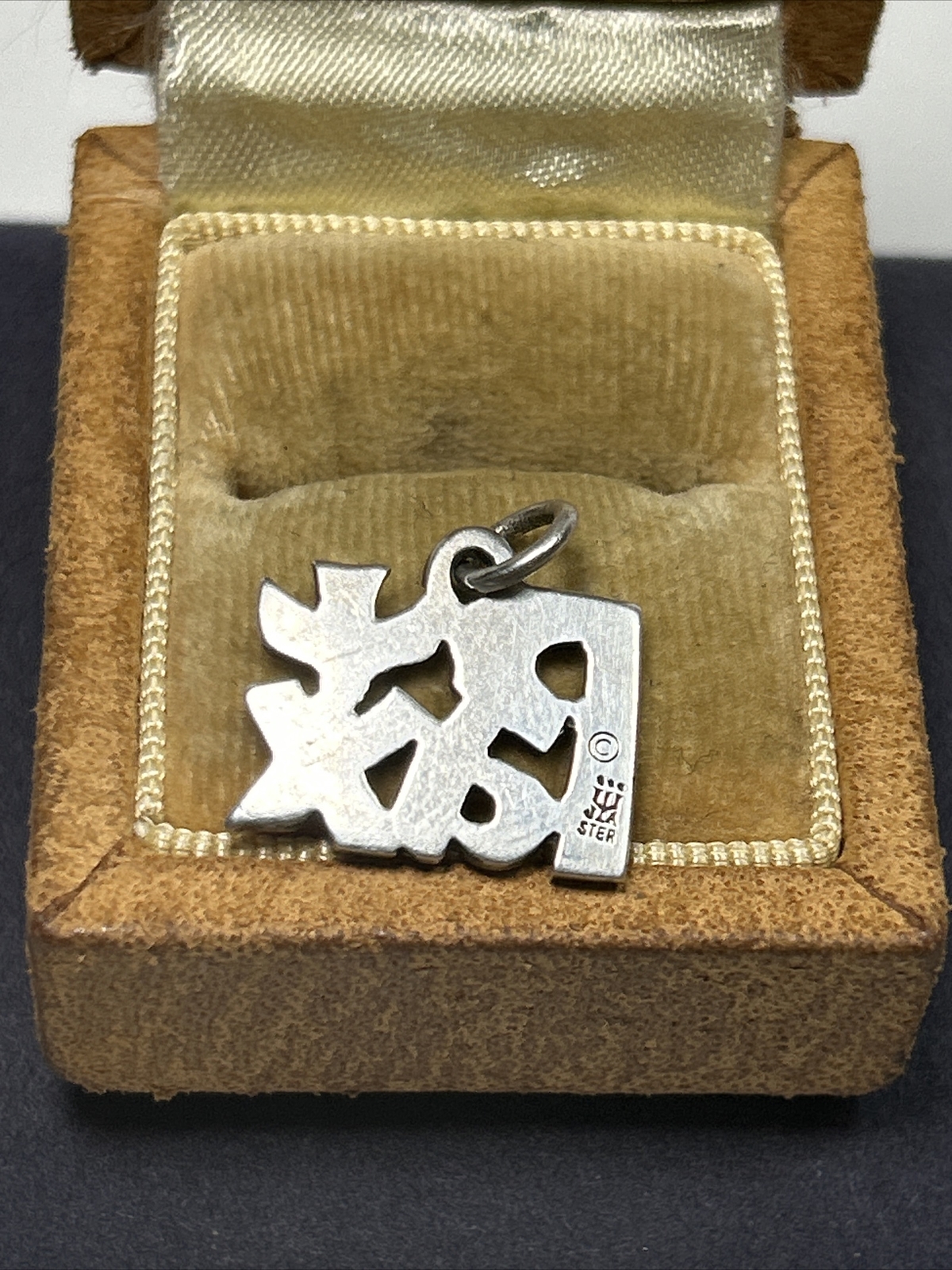 Retired James Avery Sterling Silver Dove Pax Charm - Gem