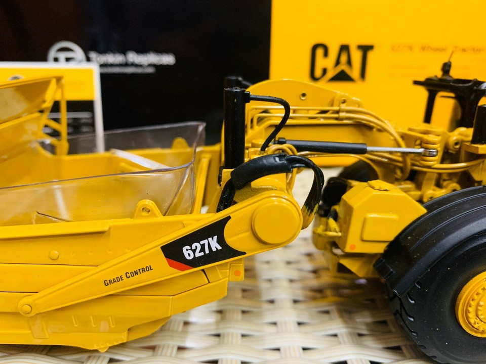 Tonkin Replicas 627K Wheel Tractor-Scraper 1/50 Scale Die-Cast Model ...