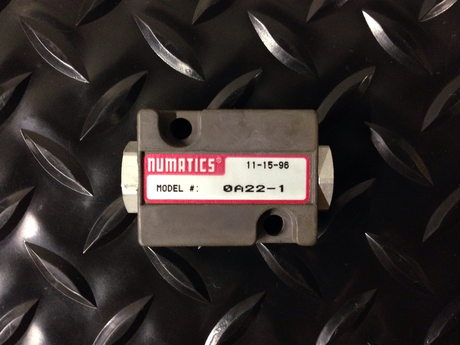 NUMATICS PNEUMATIC SHUTTLE VALVE 0A22-1 | eBay