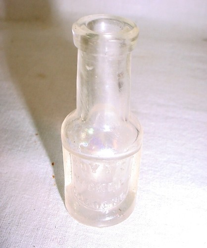 OLD GLASS BOTTLE HOYT'S NICKEL COLOGNE GERMAN COLOGNE BOTTLE RAISED ...