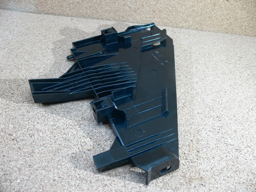 GENUINE LAND ROVER HEADLAMP BRACKET LR2 RH LR001541 USED | eBay