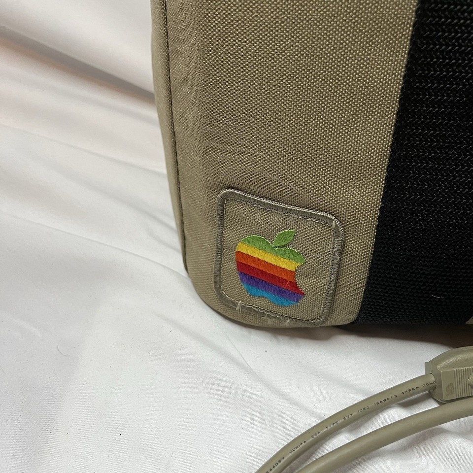 Apple Macintosh M0001 With Keyboard , Mouse , Original Bag - Vintage ...