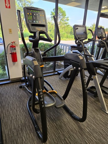 Matrix A5x Accent Trainer Elliptical Commercial Quality LED Screen Used ...