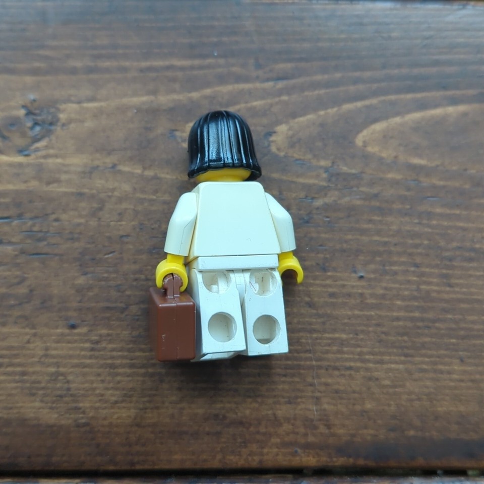 LEGO Red Cross Doctor minifigure 6523 Hospital Classic Town W Briefcase ...